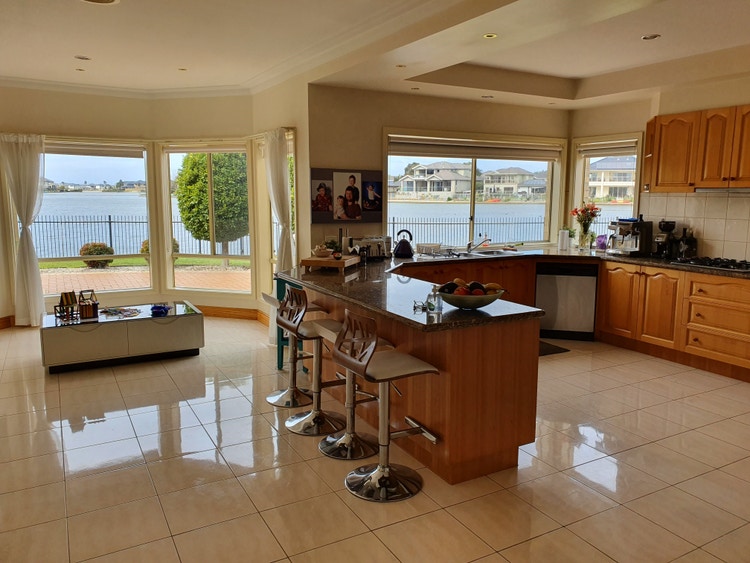 Share house Point Cook, Melbourne | $195pw, 4+ bedroom house ...