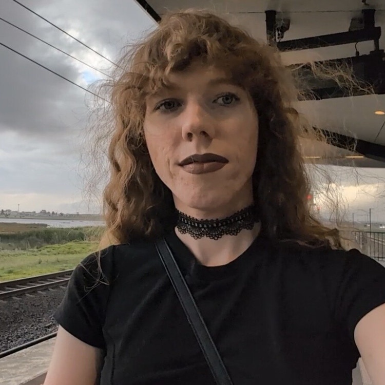 Charlotte, Non-binary (gay/bi), 18 – 24 yrs - Looking in Melbourne ...