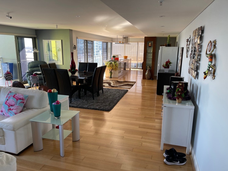 Share house East Perth, Perth | $575pw, 4+ bedroom apartment ...
