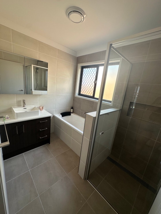 Share house Spring Mountain, Brisbane | $295pw, 4+ bedroom house ...