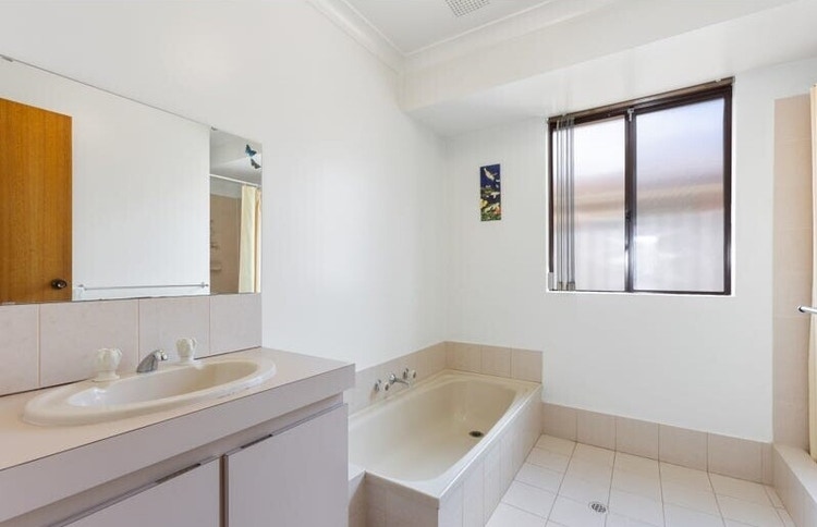 Share house Bateman, Perth | $250pw, 4+ bedroom house | FlatmateFinders ...