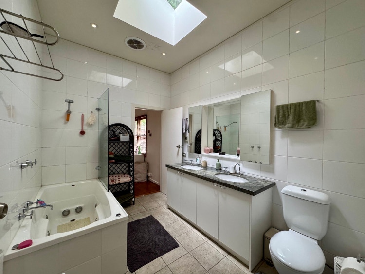 Share house Caulfield North, Melbourne | $307pw, 3 bedroom house ...