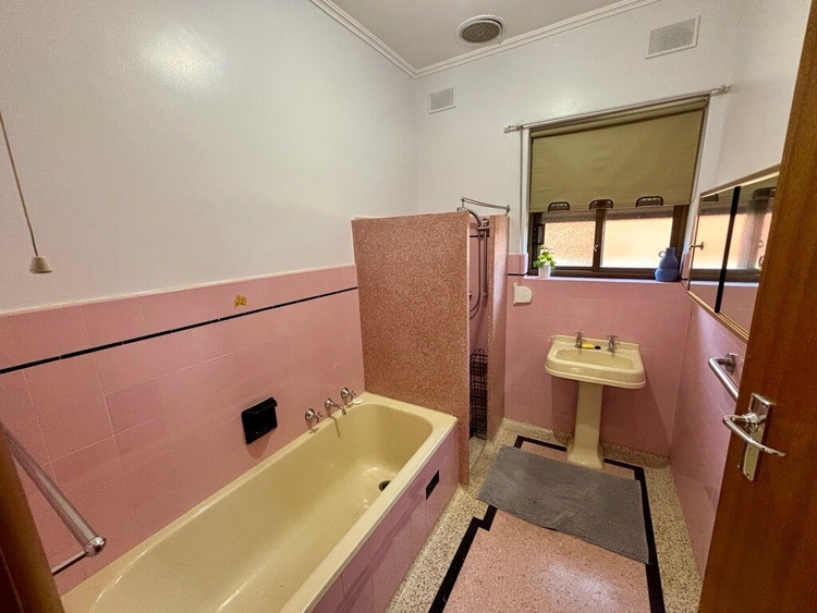 Share house Klemzig, Adelaide | $210pw, 4+ bedroom house ...