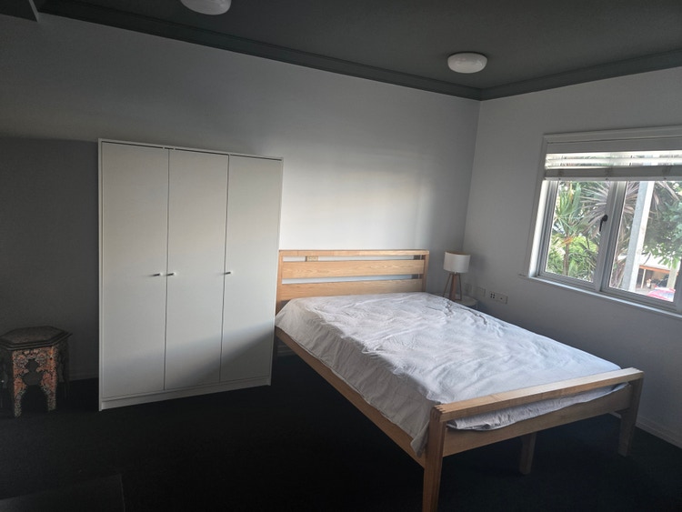 Share house Mount Gravatt East, Brisbane | $300pw, 4+ bedroom house ...