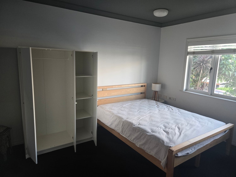 Share house Mount Gravatt East, Brisbane | $300pw, 4+ bedroom house ...