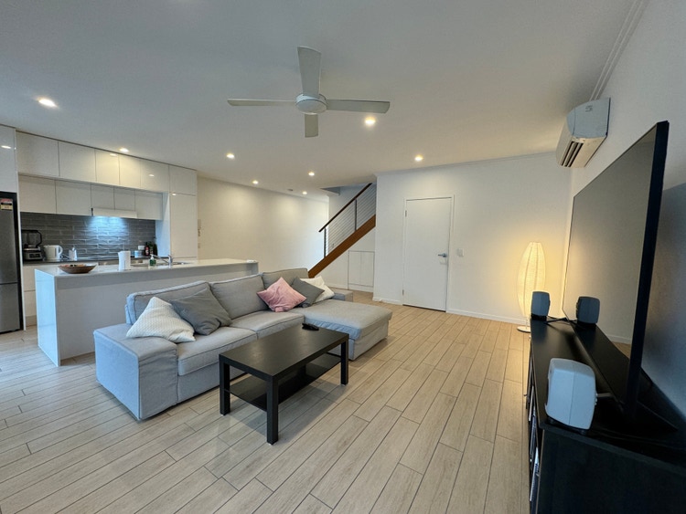 Share house Robina, Gold Coast | $300pw, 3 bedroom house ...