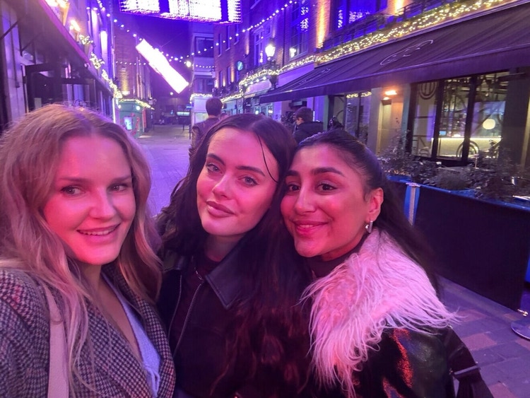 Laura, Woman (str), 31 – 35 yrs - Looking in Sydney - North Sydney and ...