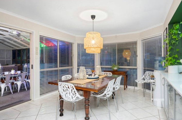 Share house Carindale, Brisbane | $335pw, 4+ bedroom house ...