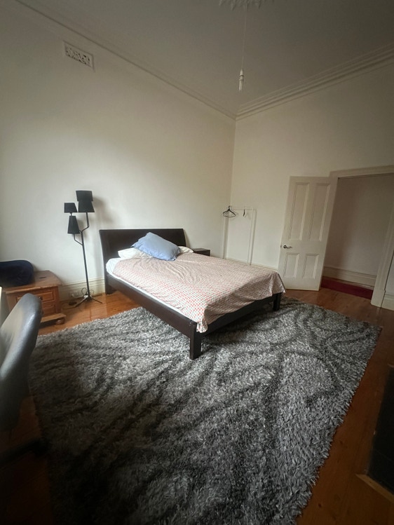 Share house Southbank, Melbourne | $225pw, 3 bedroom house ...