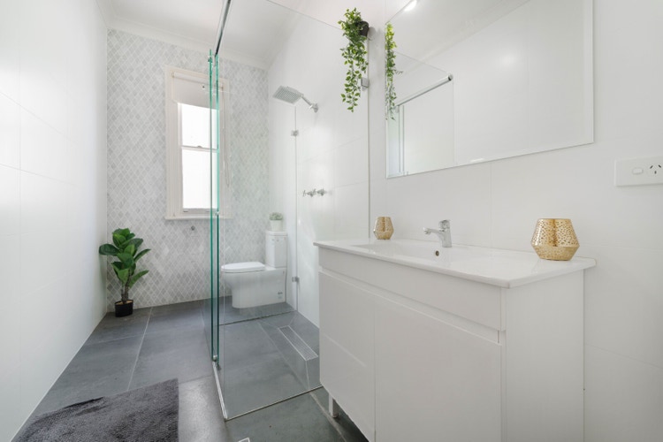 Share house Enmore, Sydney | $270pw, 4+ bedroom house | FlatmateFinders ...