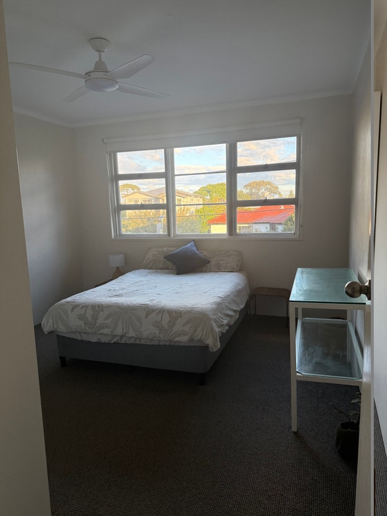 Share house North Curl Curl, Sydney | $425pw, 3 bedroom apartment ...