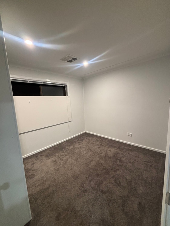 Share house Fairfield West, Sydney | $185pw, 4+ bedroom house ...