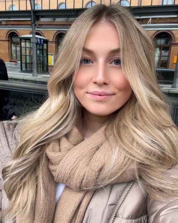 Anna-Lena, Woman (str), 18 to 24 yrs - Looking in Perth - North West ...