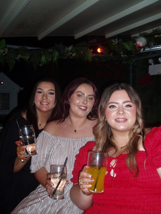 Laura, Woman (str), 25 – 30 yrs - Looking in Melbourne - Inner ...