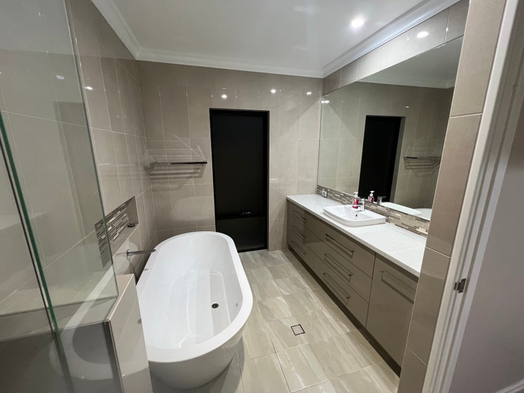 Share house Hocking, Perth | $275pw, 4+ bedroom house | FlatmateFinders ...