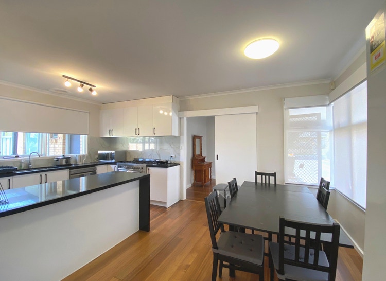 Share house Mulgrave, Melbourne | $330pw, 4+ bedroom house ...