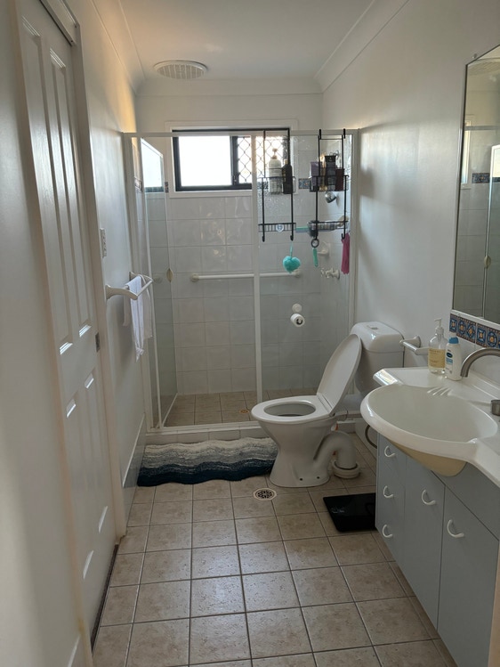 Share house Miami, Gold Coast | $285pw, 4+ bedroom house ...