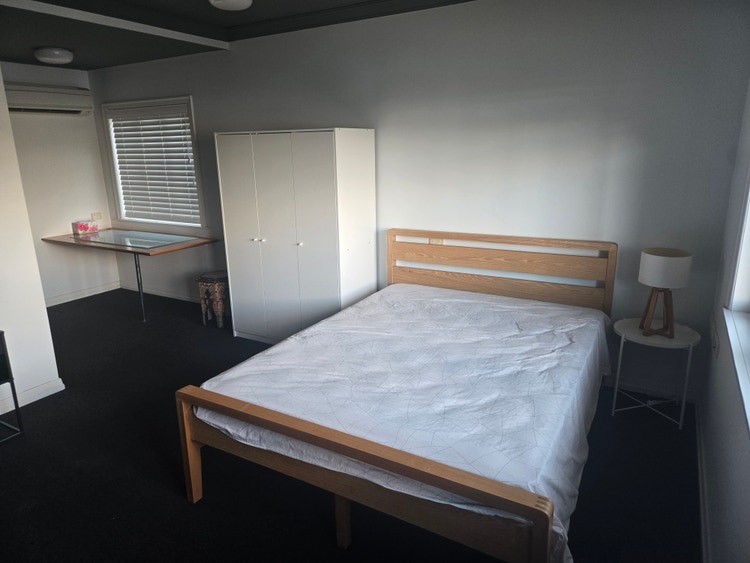 Share house Mount Gravatt East, Brisbane | $300pw, 4+ bedroom house ...