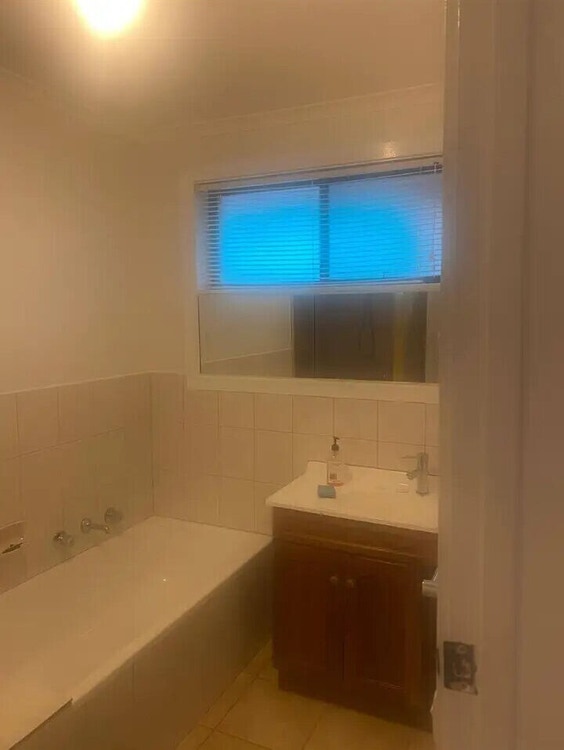 Share house St Albans, Melbourne | $200pw, 3 bedroom house ...
